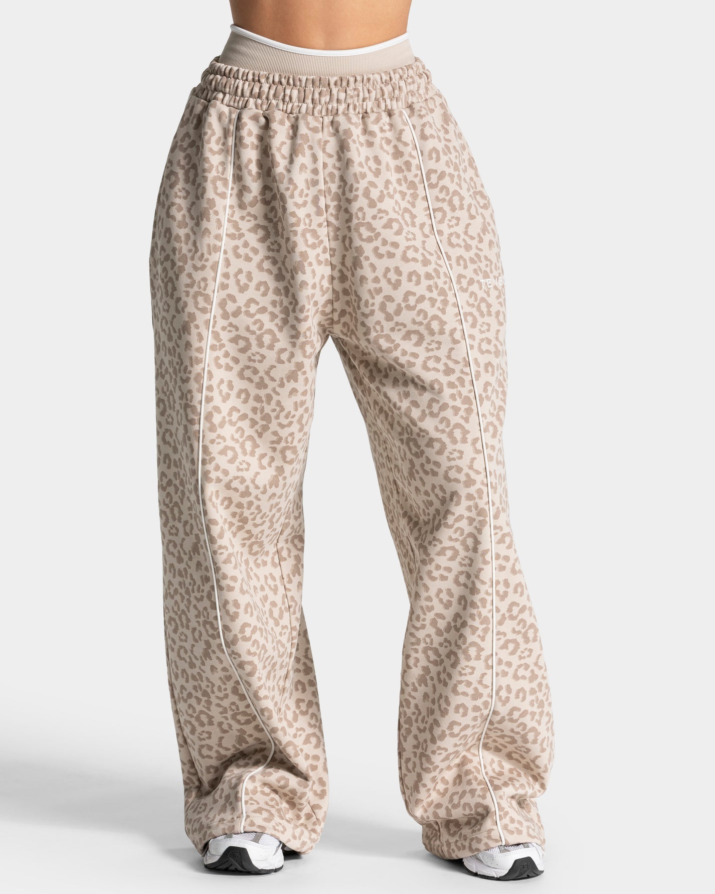 Contrastline Wide Leg Joggers ‘Cream Leopard’